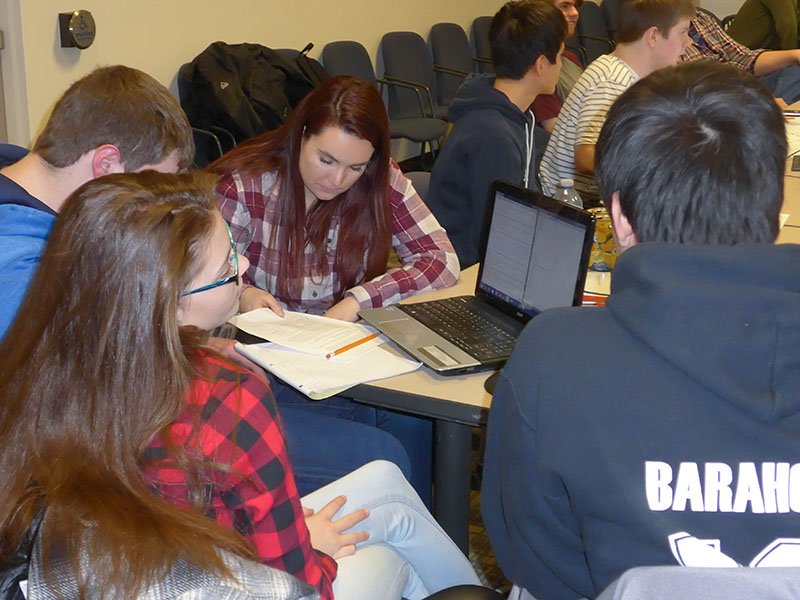 2016 Invitational High School Programming Contest > Queen's School of ...