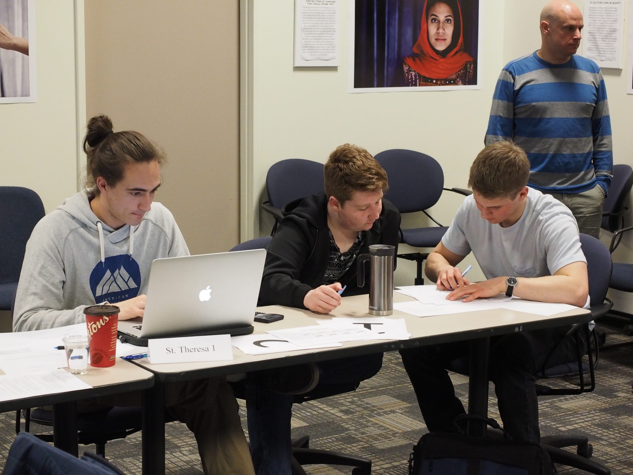2017 Invitational High School Programming Contest > Queen's School of ...