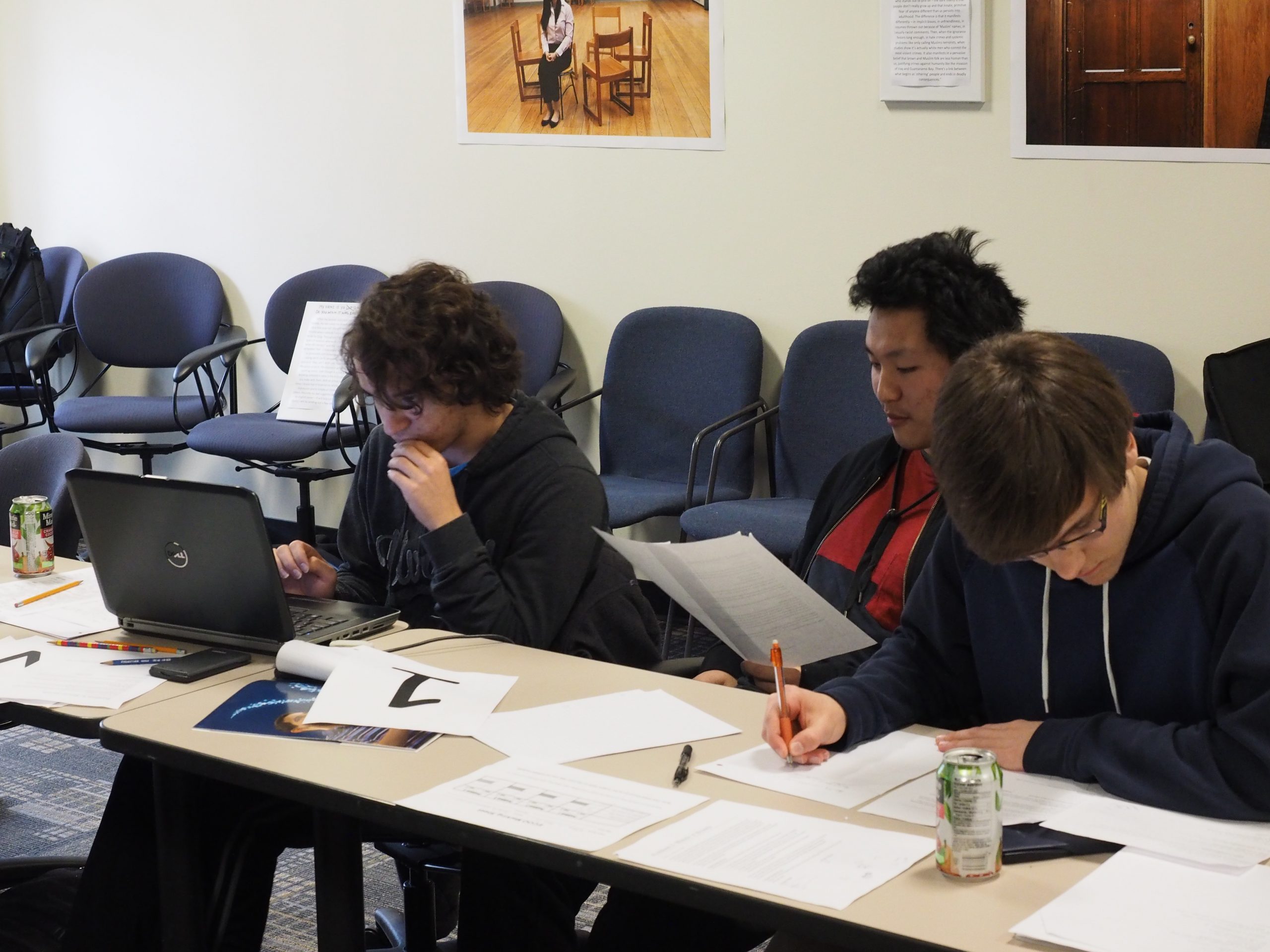 2017 Invitational High School Programming Contest > Queen's School of ...