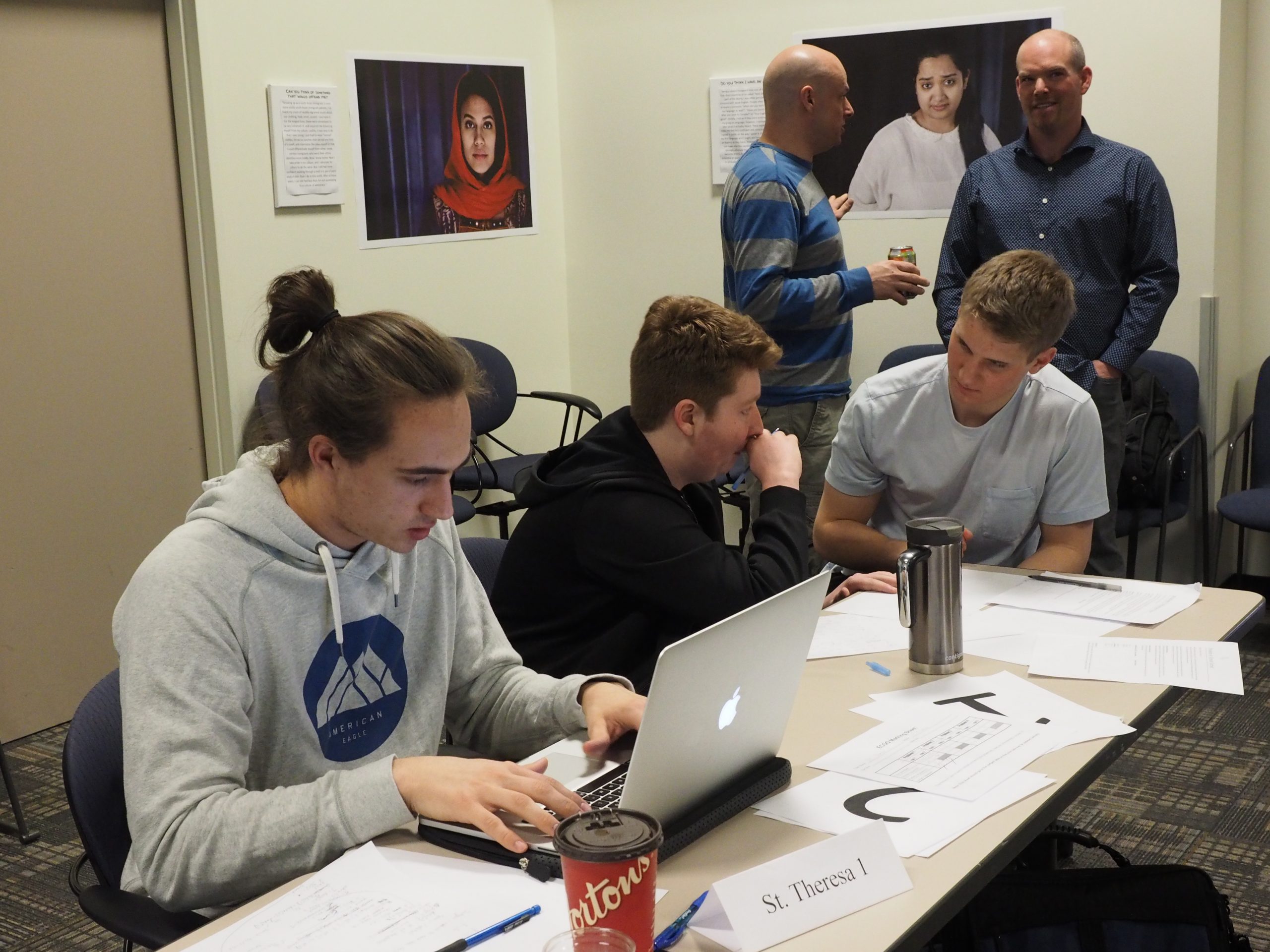 2017 Invitational High School Programming Contest > Queen's School of ...