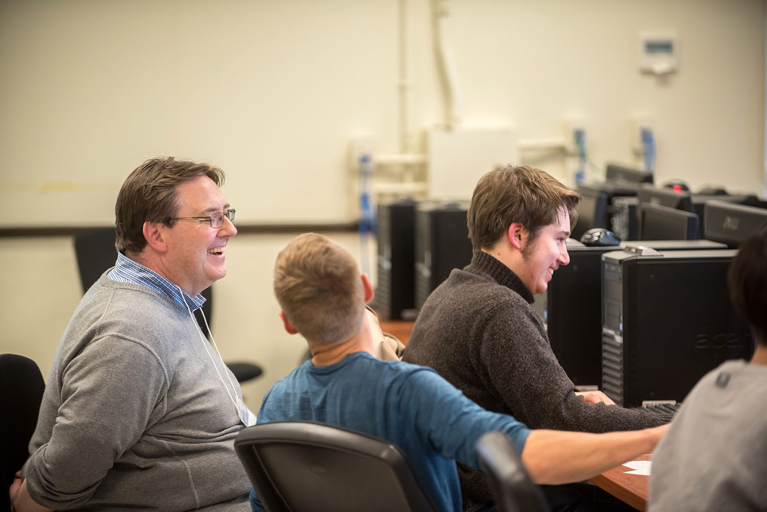 Aboriginal Youth Leadership Program Visits the Queen’s School of ...