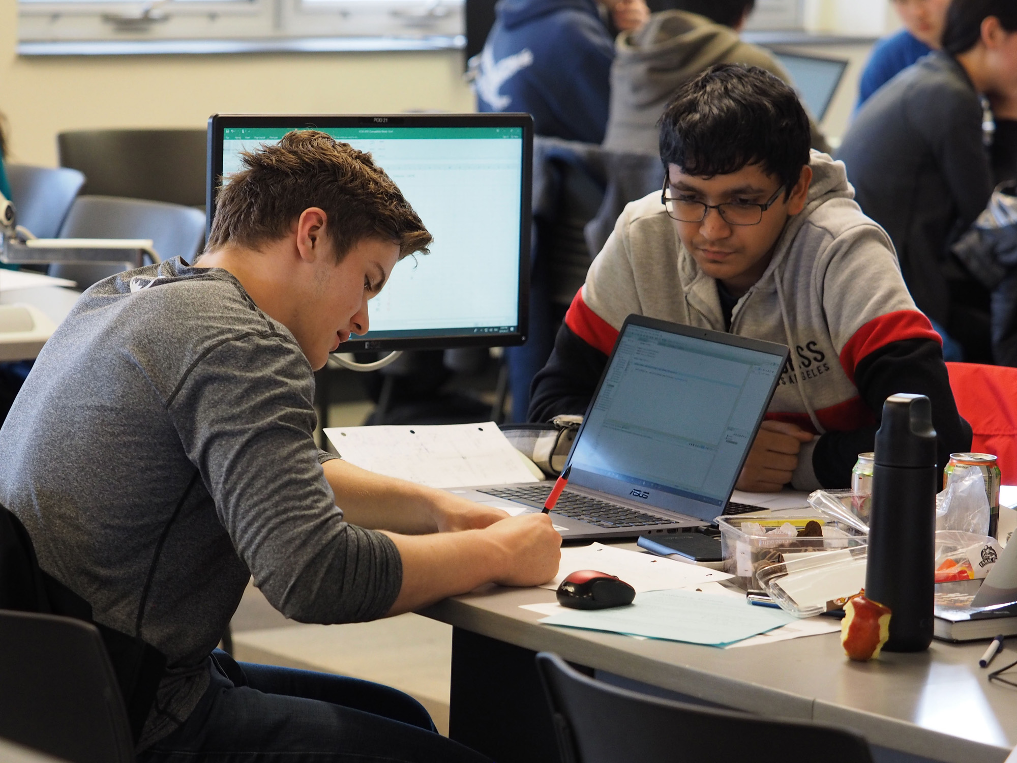 ECOO and QSC East Regional High School Programming Contest 2019 > Queen ...