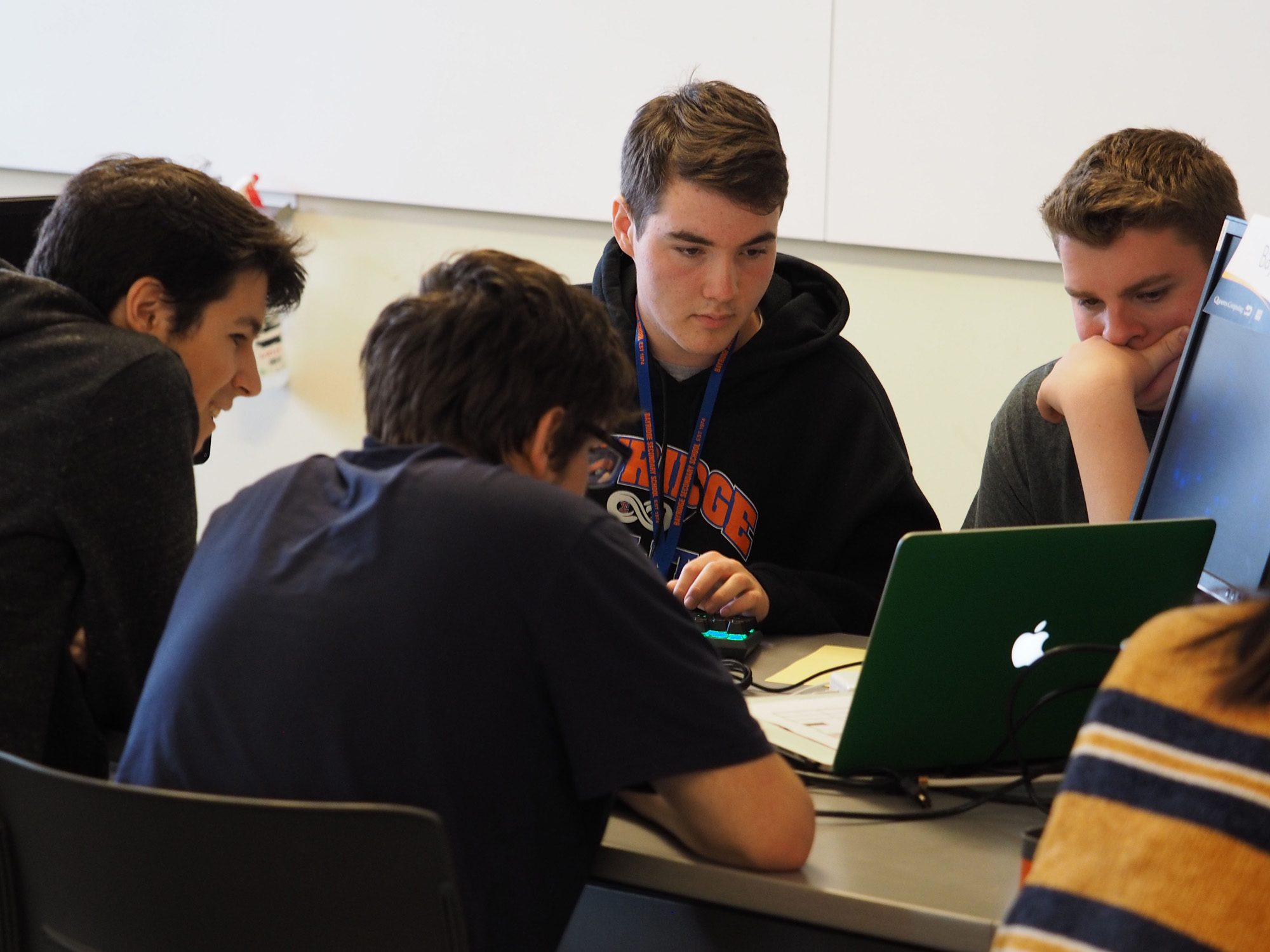 ECOO and QSC East Regional High School Programming Contest 2019 > Queen ...