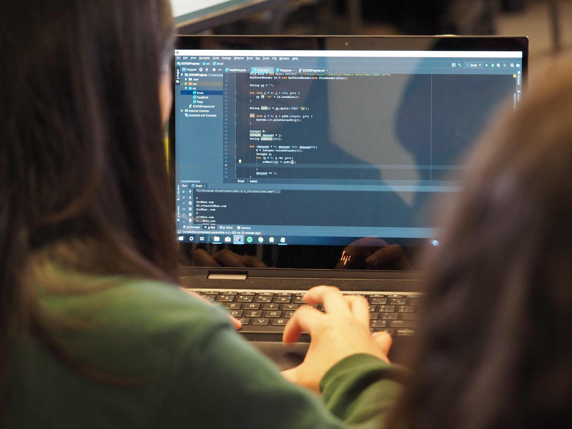 ECOO and QSC East Regional High School Programming Contest 2019 > Queen ...