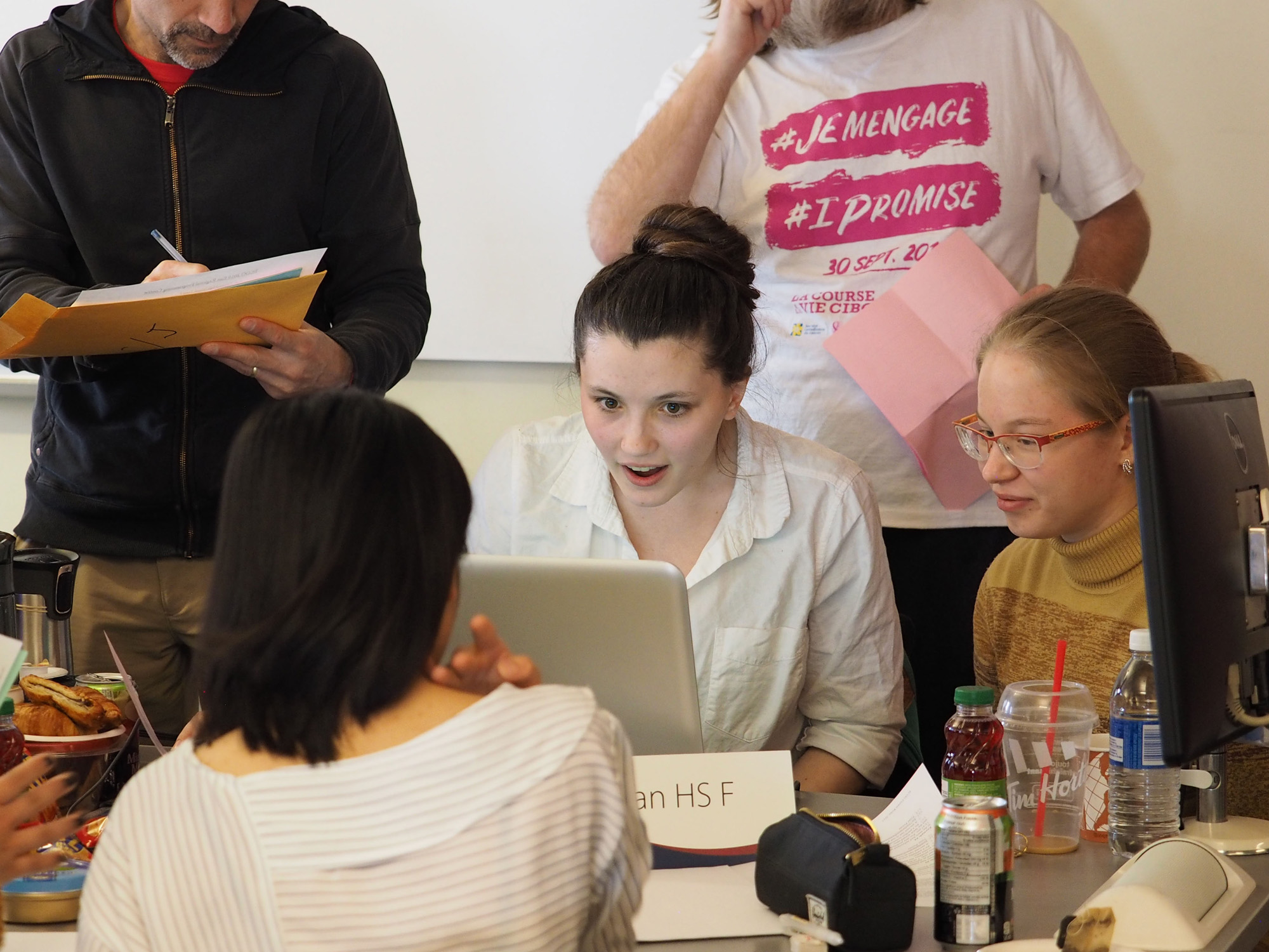 ECOO and QSC East Regional High School Programming Contest 2019 > Queen ...