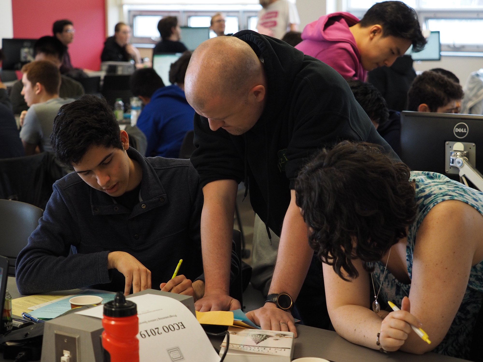 ECOO and QSC East Regional High School Programming Contest 2019 > Queen ...