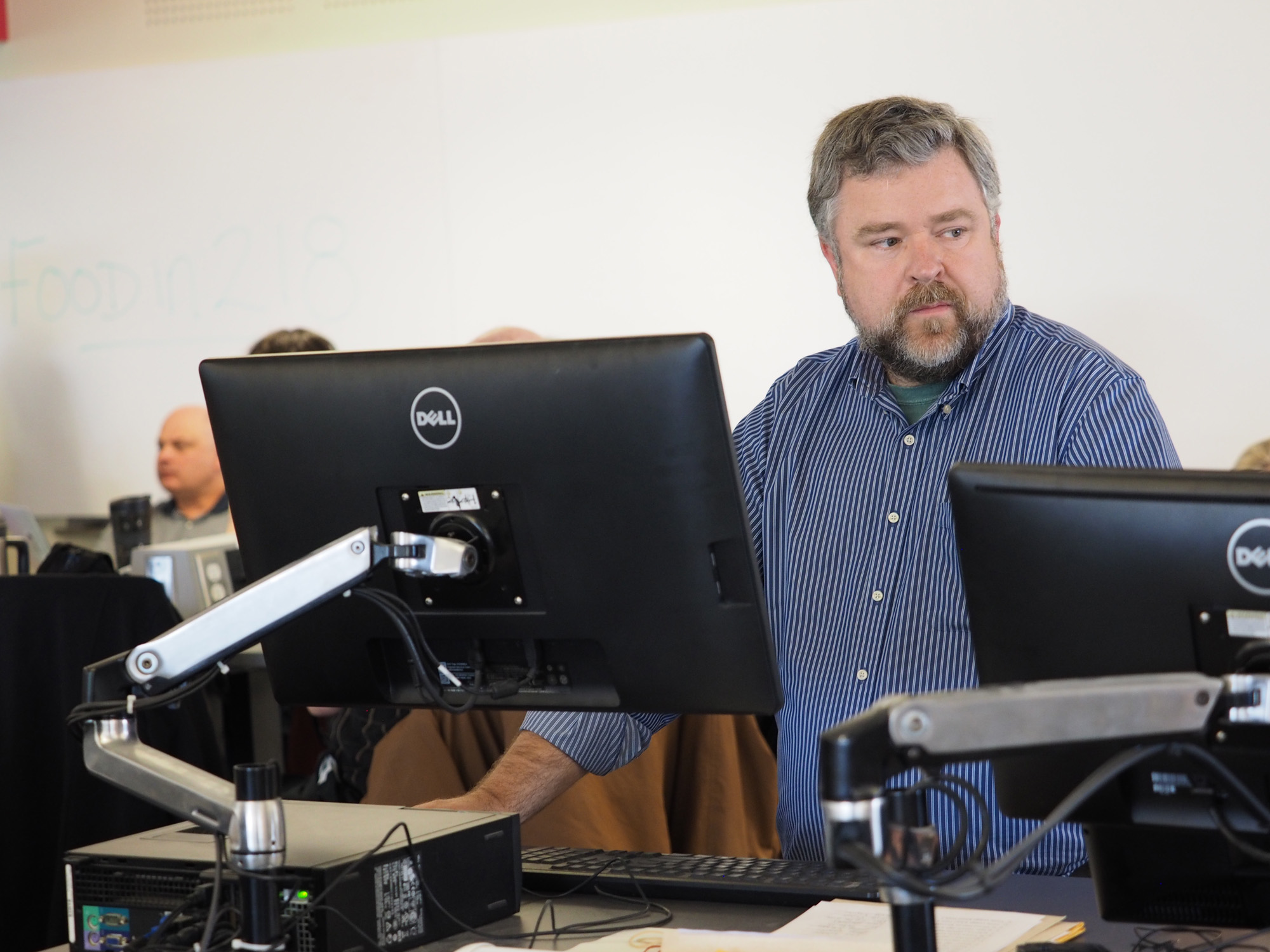 ECOO and QSC East Regional High School Programming Contest 2019 > Queen ...